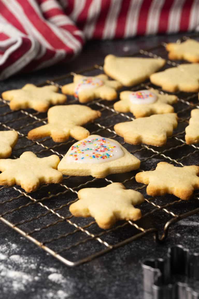 Traditional German Butter Cookies (Butterplätzchen) - Caroha
